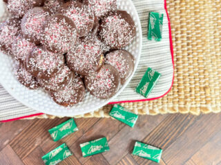 Ritz Cracker Thin Mints (No Bake, 2 Ingredients!)